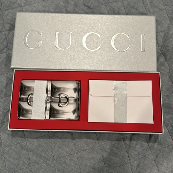 Gucci | Party Supplies | Gucci Happy Holidays Holiday Greeting Card Set ...
